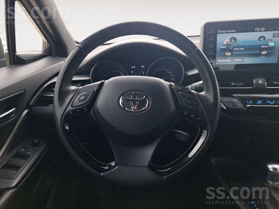 Серый Тойота C-HR 2021 в Рига, объемом двигателя 1.80 л и пробегом 95 тыс. км за 19200 €, фото 15 на AUTOMOTO.COM.LV
