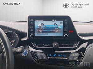 Серый Тойота C-HR 2021 в Рига, объемом двигателя 1.80 л и пробегом 95 тыс. км за 19200 €, фото 17 на AUTOMOTO.COM.LV