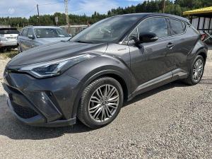 Grey Toyota C-HR 2021 in Vilnius, with an engine capacity of 1.99 L and mileage of 94 thousand km for 22300 €, photo  on AUTOMOTO.COM.LV