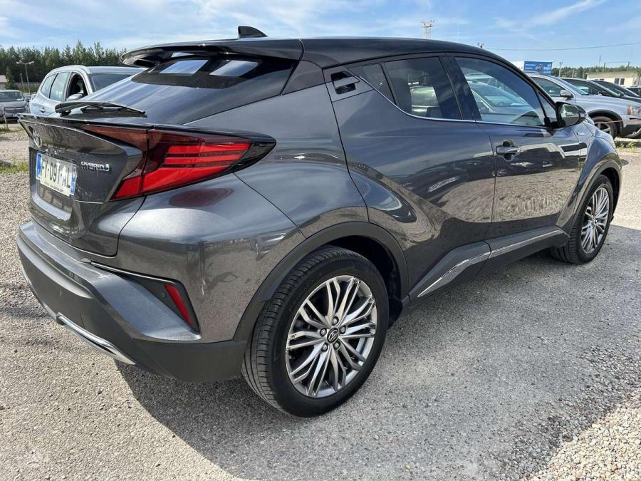 Grey Toyota C-HR 2021 in Vilnius, with an engine capacity of 1.99 L and mileage of 94 thousand km for 22300 €, photo 3 on AUTOMOTO.COM.LV
