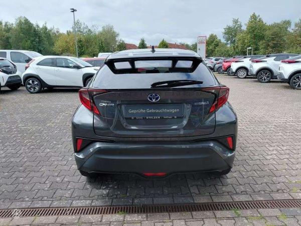 Серый Тойота C-HR 2021 в Вильнюс, объемом двигателя 1.80 л и пробегом 100 тыс. км за 17999 €, фото 6 на AUTOMOTO.COM.LV