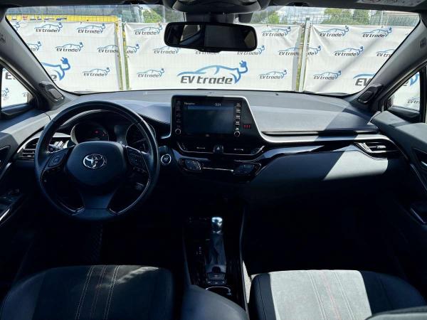 Grey Toyota C-HR 2021 in Vilnius, with an engine capacity of 1.99 L and mileage of 150 thousand km for 21800 €, photo 5 on AUTOMOTO.COM.LV