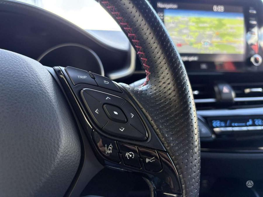 Серый Тойота C-HR 2021 в Вильнюс, объемом двигателя 1.99 л и пробегом 150 тыс. км за 21800 €, фото 10 на AUTOMOTO.COM.LV