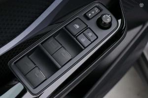 Серый Тойота C-HR 2021 в Вильнюс, объемом двигателя 1.80 л и пробегом 39 тыс. км за 23900 €, фото 25 на AUTOMOTO.COM.LV