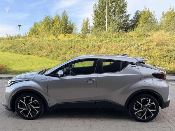 Pelēks Toyota C-HR 2021 Viļņa, ar dzinēja tilpumu 1.80 L un nobraukumu 146 tūkst. km par 19350 €, foto 10 vietnē AUTOMOTO.COM.LV
