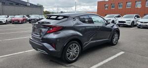 Grey Toyota C-HR 2021 in Vilnius, with an engine capacity of 1.99 L and mileage of 62 thousand km for 25650 €, photo 5 on AUTOMOTO.COM.LV