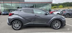 Grey Toyota C-HR 2021 in Vilnius, with an engine capacity of 1.99 L and mileage of 62 thousand km for 25650 €, photo 7 on AUTOMOTO.COM.LV