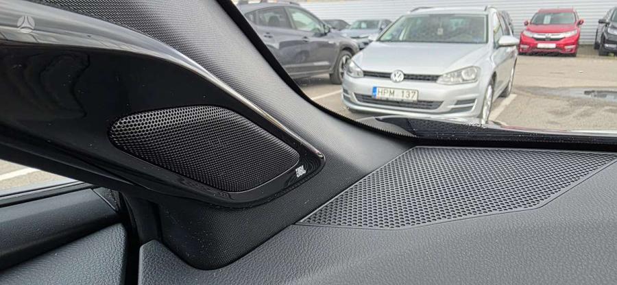 Grey Toyota C-HR 2021 in Vilnius, with an engine capacity of 1.99 L and mileage of 62 thousand km for 25650 €, photo 18 on AUTOMOTO.COM.LV