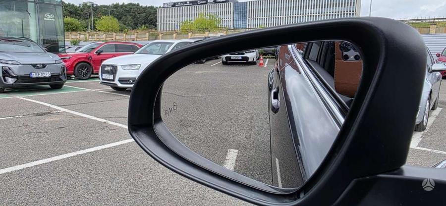 Grey Toyota C-HR 2021 in Vilnius, with an engine capacity of 1.99 L and mileage of 62 thousand km for 25650 €, photo 28 on AUTOMOTO.COM.LV