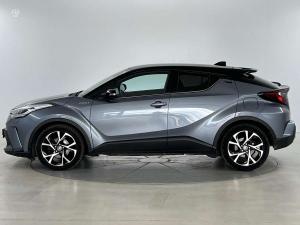 Pelēks Toyota C-HR 2021 Viļņa, ar dzinēja tilpumu 1.99 L un nobraukumu 61 tūkst. km par 23900 €, foto 4 vietnē AUTOMOTO.COM.LV