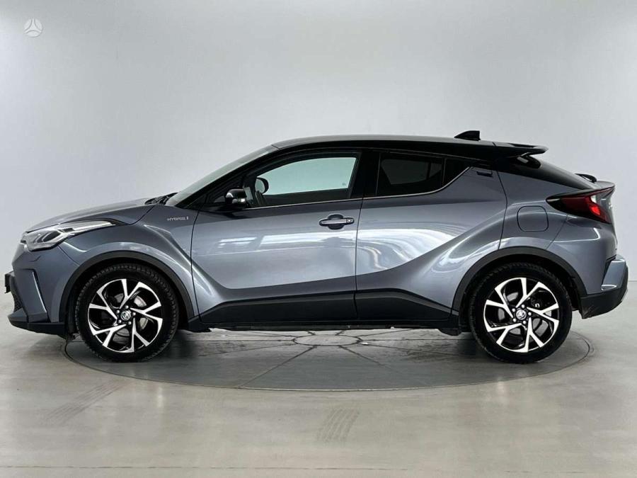 Pelēks Toyota C-HR 2021 Viļņa, ar dzinēja tilpumu 1.99 L un nobraukumu 61 tūkst. km par 23900 €, foto 4 vietnē AUTOMOTO.COM.LV