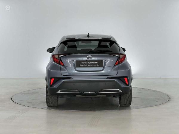Серый Тойота C-HR 2021 в Вильнюс, объемом двигателя 1.99 л и пробегом 61 тыс. км за 23900 €, фото 5 на AUTOMOTO.COM.LV