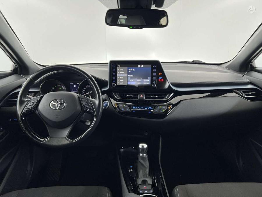 Pelēks Toyota C-HR 2021 Viļņa, ar dzinēja tilpumu 1.99 L un nobraukumu 61 tūkst. km par 23900 €, foto 9 vietnē AUTOMOTO.COM.LV