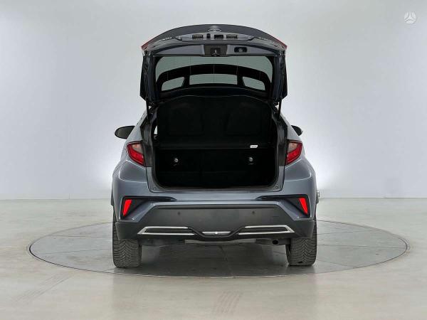 Серый Тойота C-HR 2021 в Вильнюс, объемом двигателя 1.99 л и пробегом 61 тыс. км за 23900 €, фото 11 на AUTOMOTO.COM.LV