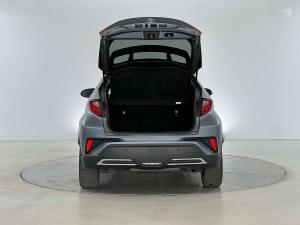 Pelēks Toyota C-HR 2021 Viļņa, ar dzinēja tilpumu 1.99 L un nobraukumu 61 tūkst. km par 23900 €, foto 11 vietnē AUTOMOTO.COM.LV
