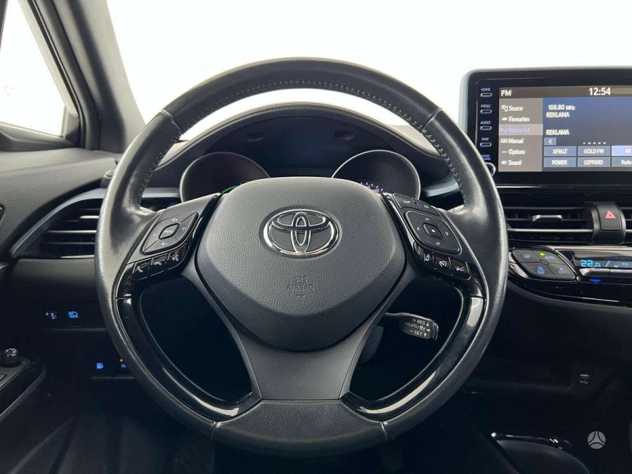 Pelēks Toyota C-HR 2021 Viļņa, ar dzinēja tilpumu 1.99 L un nobraukumu 61 tūkst. km par 23900 €, foto 13 vietnē AUTOMOTO.COM.LV