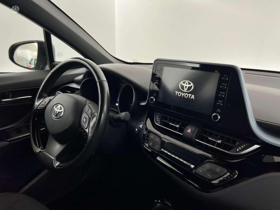 Pelēks Toyota C-HR 2021 Viļņa, ar dzinēja tilpumu 1.99 L un nobraukumu 61 tūkst. km par 23900 €, foto 15 vietnē AUTOMOTO.COM.LV