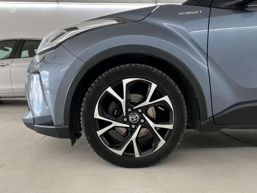 Pelēks Toyota C-HR 2021 Viļņa, ar dzinēja tilpumu 1.99 L un nobraukumu 61 tūkst. km par 23900 €, foto 16 vietnē AUTOMOTO.COM.LV