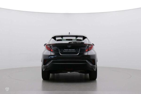 Серый Тойота C-HR 2021 в Вильнюс, объемом двигателя 1.80 л и пробегом 82 тыс. км за 23900 €, фото 6 на AUTOMOTO.COM.LV