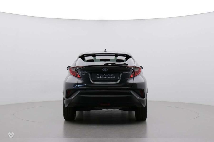Серый Тойота C-HR 2021 в Вильнюс, объемом двигателя 1.80 л и пробегом 82 тыс. км за 23900 €, фото 6 на AUTOMOTO.COM.LV