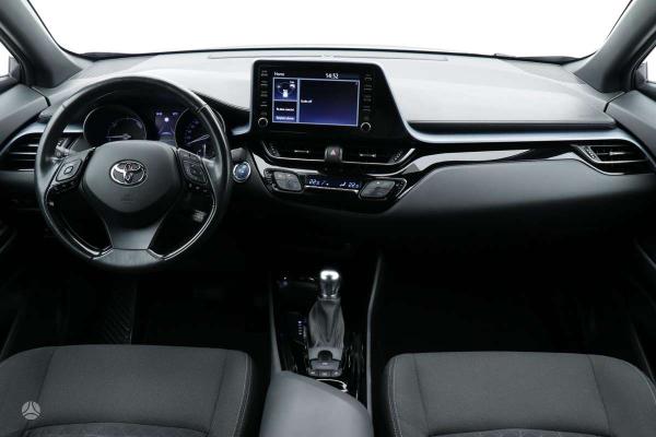Серый Тойота C-HR 2021 в Вильнюс, объемом двигателя 1.80 л и пробегом 82 тыс. км за 23900 €, фото 8 на AUTOMOTO.COM.LV