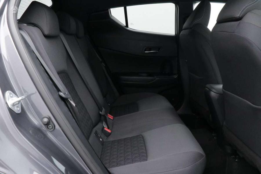 Серый Тойота C-HR 2021 в Вильнюс, объемом двигателя 1.80 л и пробегом 82 тыс. км за 23900 €, фото 11 на AUTOMOTO.COM.LV