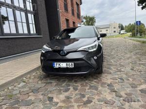 Серый Тойота C-HR 2021 в Рига, объемом двигателя 1.80 л и пробегом 40 тыс. км за 20000 €, фото 8 на AUTOMOTO.COM.LV