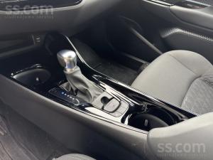 Серый Тойота C-HR 2021 в Рига, объемом двигателя 1.80 л и пробегом 40 тыс. км за 20000 €, фото 19 на AUTOMOTO.COM.LV