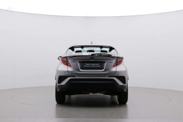 Grey Toyota C-HR 2021 in Vilnius, with an engine capacity of 1.80 L and mileage of 91 thousand km for 22900 €, photo 6 on AUTOMOTO.COM.LV