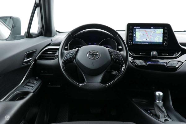 Grey Toyota C-HR 2021 in Vilnius, with an engine capacity of 1.80 L and mileage of 91 thousand km for 22900 €, photo 9 on AUTOMOTO.COM.LV