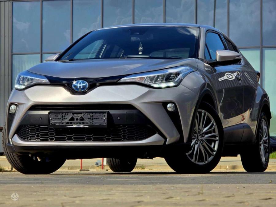 Grey Toyota C-HR 2021 in Siauliai, with an engine capacity of 1.80 L and mileage of 155 thousand km for 16850 €, photo 1 on AUTOMOTO.COM.LV