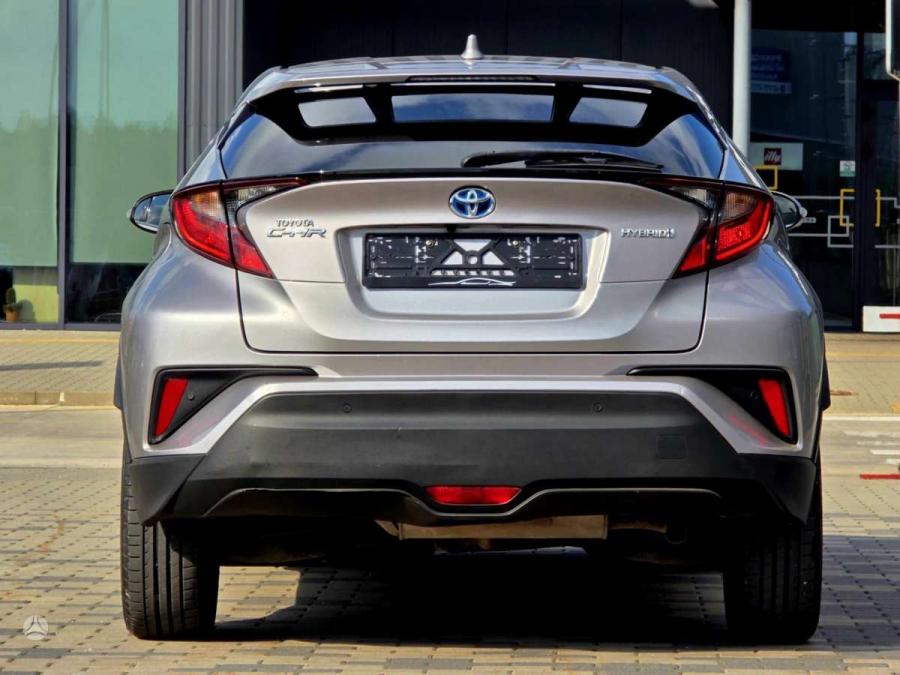 Grey Toyota C-HR 2021 in Siauliai, with an engine capacity of 1.80 L and mileage of 155 thousand km for 16850 €, photo 8 on AUTOMOTO.COM.LV