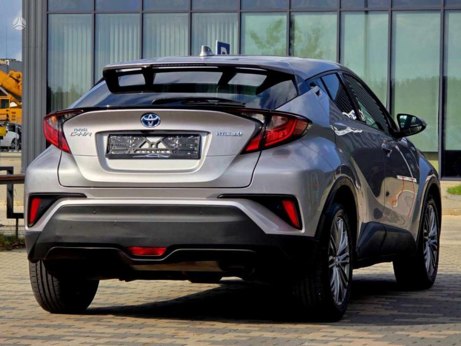 Grey Toyota C-HR 2021 in Siauliai, with an engine capacity of 1.80 L and mileage of 155 thousand km for 16850 €, photo 10 on AUTOMOTO.COM.LV