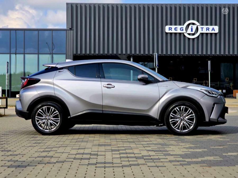 Grey Toyota C-HR 2021 in Siauliai, with an engine capacity of 1.80 L and mileage of 155 thousand km for 16850 €, photo 11 on AUTOMOTO.COM.LV