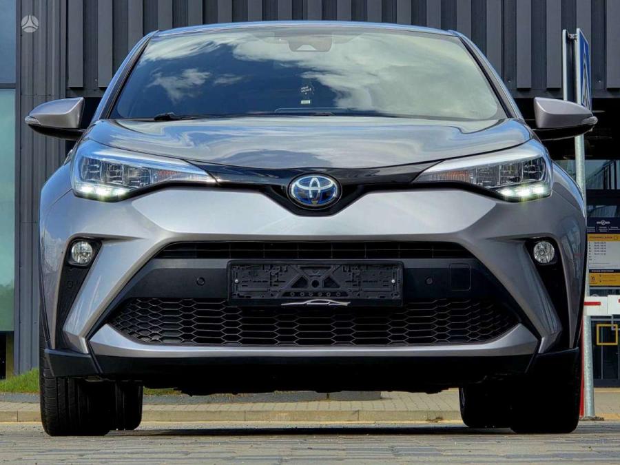 Grey Toyota C-HR 2021 in Siauliai, with an engine capacity of 1.80 L and mileage of 155 thousand km for 16850 €, photo 12 on AUTOMOTO.COM.LV