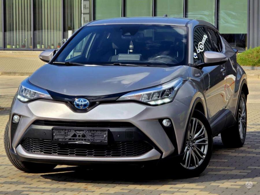 Grey Toyota C-HR 2021 in Siauliai, with an engine capacity of 1.80 L and mileage of 155 thousand km for 16850 €, photo 13 on AUTOMOTO.COM.LV