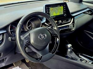 Grey Toyota C-HR 2021 in Siauliai, with an engine capacity of 1.80 L and mileage of 155 thousand km for 16850 €, photo 15 on AUTOMOTO.COM.LV