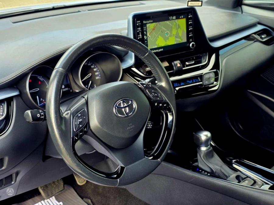 Grey Toyota C-HR 2021 in Siauliai, with an engine capacity of 1.80 L and mileage of 155 thousand km for 16850 €, photo 15 on AUTOMOTO.COM.LV