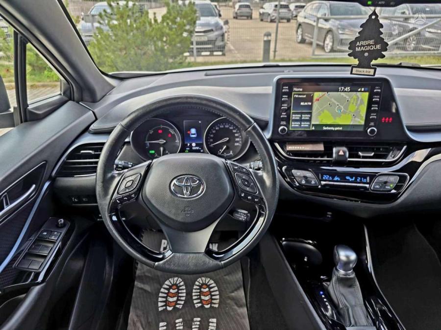 Grey Toyota C-HR 2021 in Siauliai, with an engine capacity of 1.80 L and mileage of 155 thousand km for 16850 €, photo 16 on AUTOMOTO.COM.LV