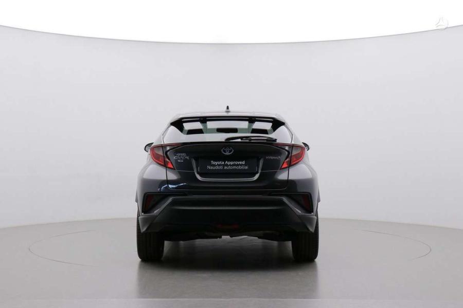 Серый Тойота C-HR 2021 в Вильнюс, объемом двигателя 1.80 л и пробегом 82 тыс. км за 23900 €, фото 6 на AUTOMOTO.COM.LV