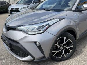 Grey Toyota C-HR 2021 in Vilnius, with an engine capacity of 1.80 L and mileage of 85 thousand km for 18300 €, photo 4 on AUTOMOTO.COM.LV