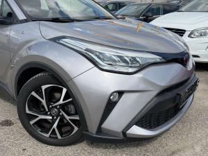 Grey Toyota C-HR 2021 in Vilnius, with an engine capacity of 1.80 L and mileage of 85 thousand km for 18300 €, photo 8 on AUTOMOTO.COM.LV