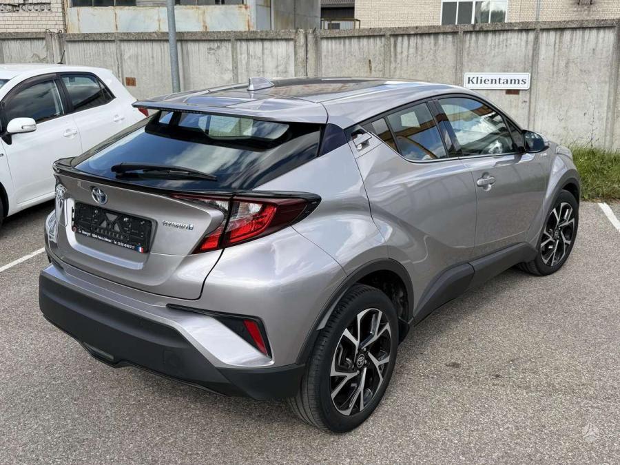 Grey Toyota C-HR 2021 in Vilnius, with an engine capacity of 1.80 L and mileage of 85 thousand km for 18300 €, photo 10 on AUTOMOTO.COM.LV