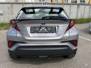 Grey Toyota C-HR 2021 in Vilnius, with an engine capacity of 1.80 L and mileage of 85 thousand km for 18300 €, photo 11 on AUTOMOTO.COM.LV