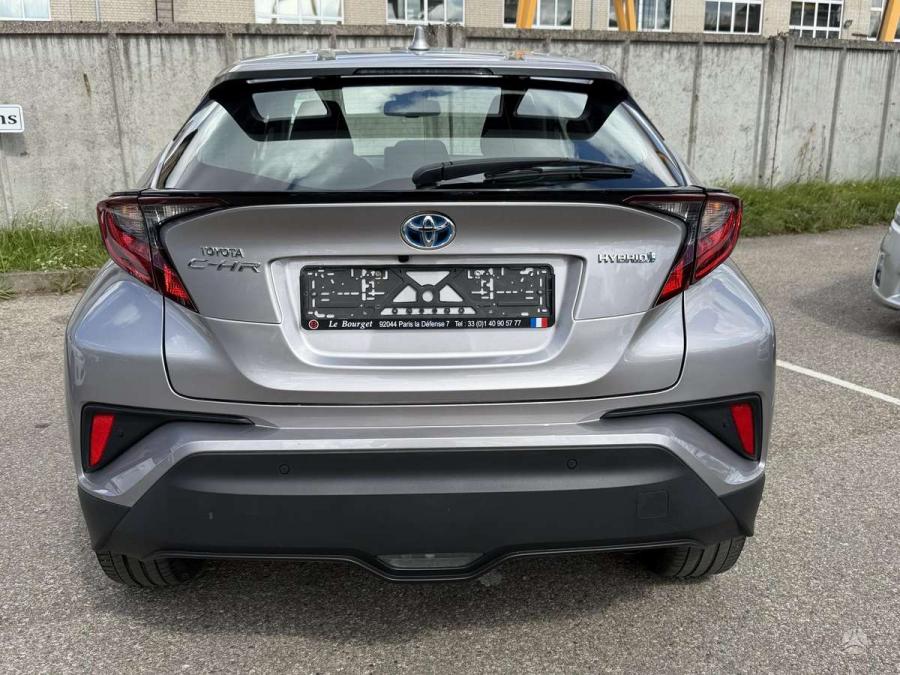Grey Toyota C-HR 2021 in Vilnius, with an engine capacity of 1.80 L and mileage of 85 thousand km for 18300 €, photo 11 on AUTOMOTO.COM.LV