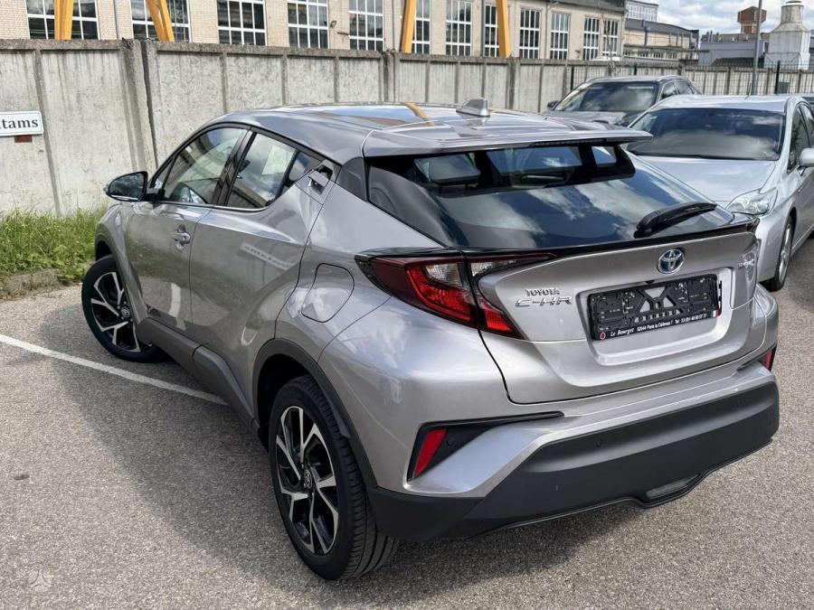 Grey Toyota C-HR 2021 in Vilnius, with an engine capacity of 1.80 L and mileage of 85 thousand km for 18300 €, photo 13 on AUTOMOTO.COM.LV