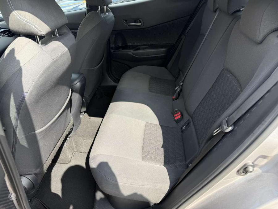 Grey Toyota C-HR 2021 in Vilnius, with an engine capacity of 1.80 L and mileage of 85 thousand km for 18300 €, photo 15 on AUTOMOTO.COM.LV