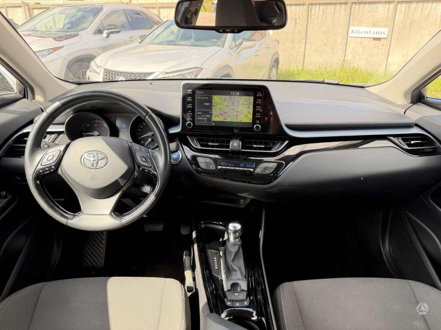 Grey Toyota C-HR 2021 in Vilnius, with an engine capacity of 1.80 L and mileage of 85 thousand km for 18300 €, photo 17 on AUTOMOTO.COM.LV