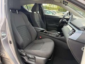 Grey Toyota C-HR 2021 in Vilnius, with an engine capacity of 1.80 L and mileage of 85 thousand km for 18300 €, photo 20 on AUTOMOTO.COM.LV