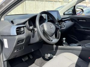 Grey Toyota C-HR 2021 in Vilnius, with an engine capacity of 1.80 L and mileage of 85 thousand km for 18300 €, photo 21 on AUTOMOTO.COM.LV